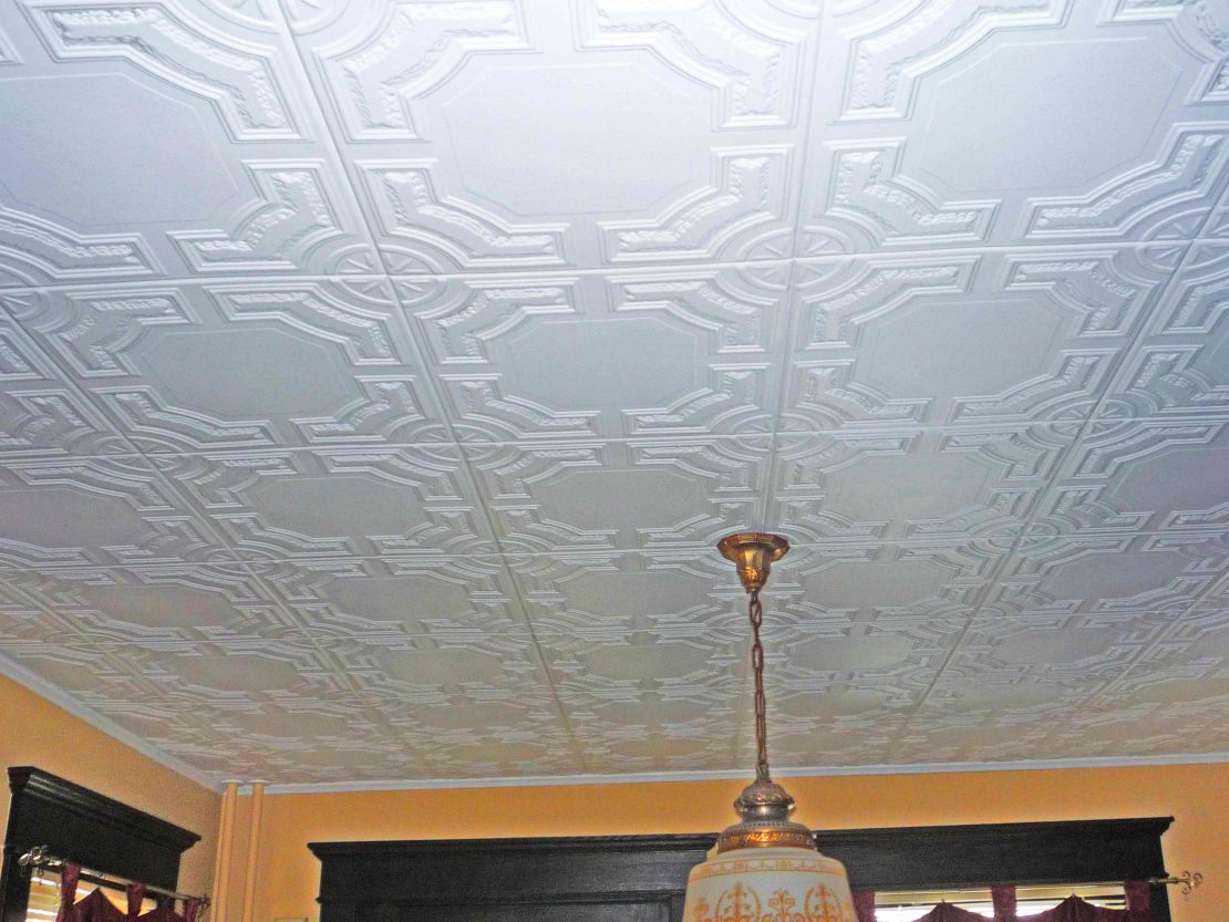 Потолочная плитка из пенопласта: цена из пенополистирола и сколько стоит м2